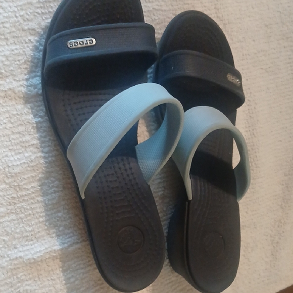 CROCS | Shoes | Crocs Dualtone Slide Sandals In Black And Light Blue ...